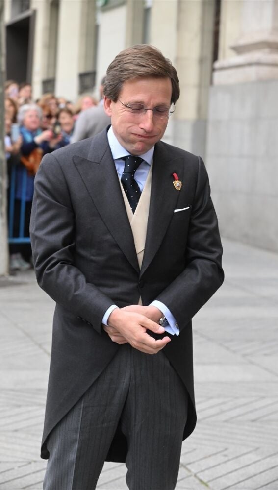 José Luis Martínez-Almeida, "muy nervioso", hace su última aparición ...