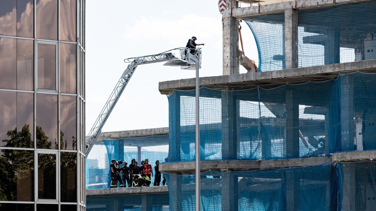 Rescatados los cuerpos de los dos trabajadores muertos sepultados tras ...