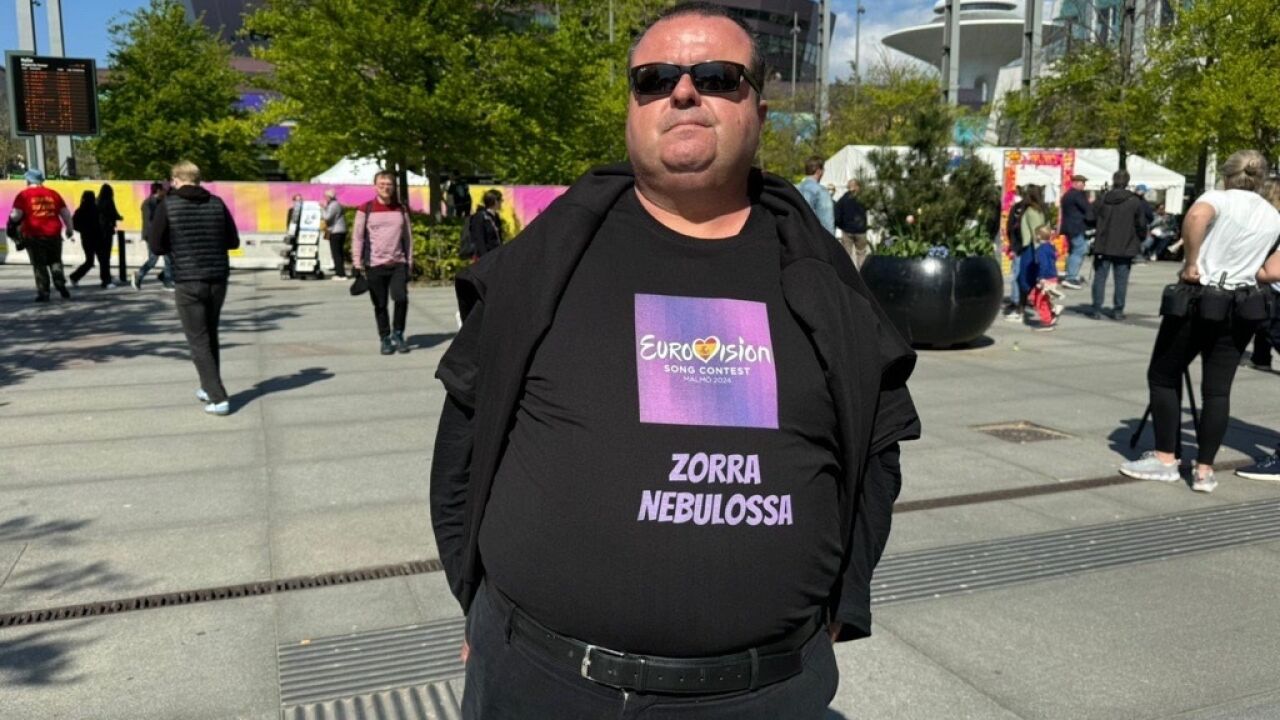 Así vive Eurovisión Emma, una persona ciega: "La música no se ve, se ...