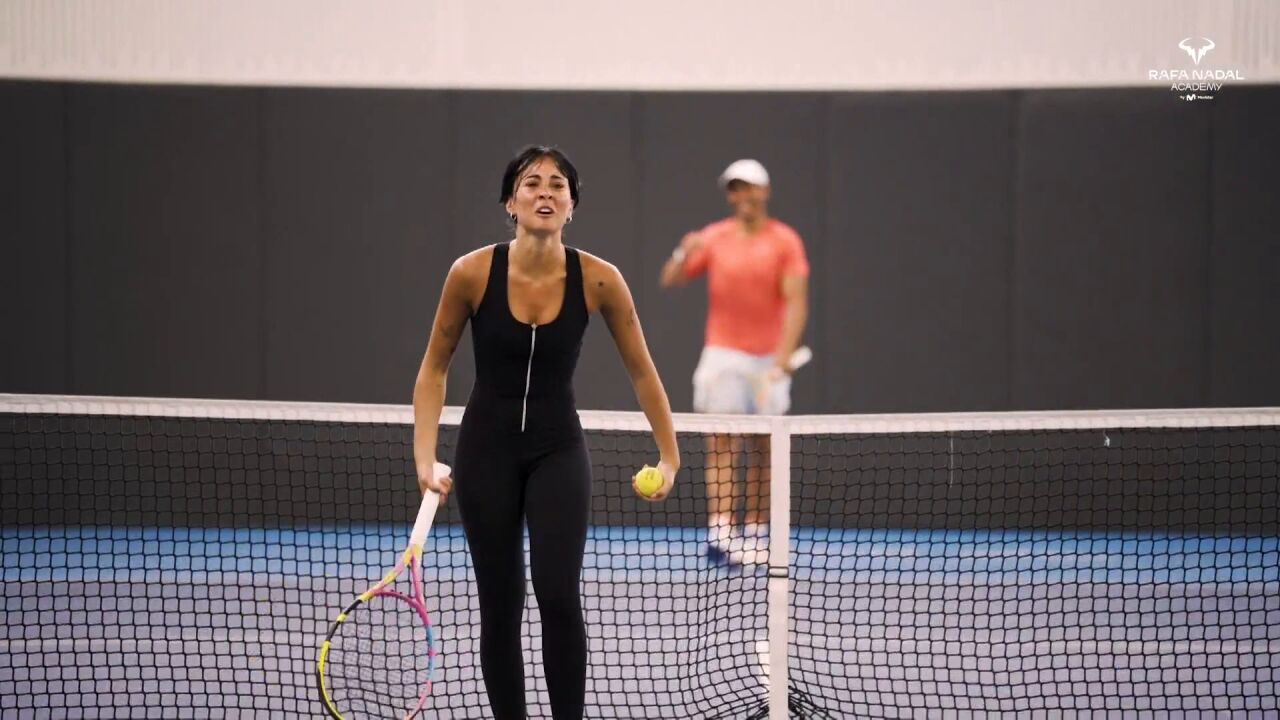 Aitana pelotea con Nadal en su Academia en Manacor: "Admito que me ha dejado ganarle..."