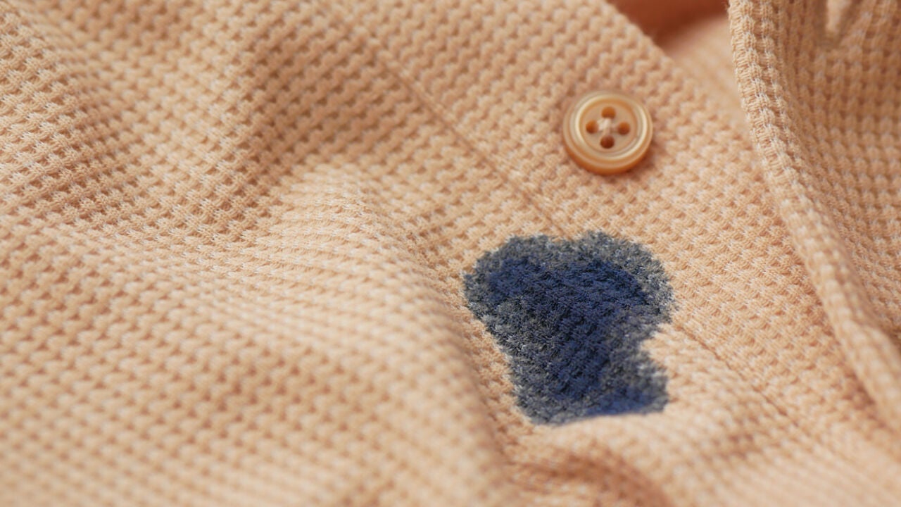 Las manchas de tinta de la ropa, las más fáciles de quitar: Elimínalas ...