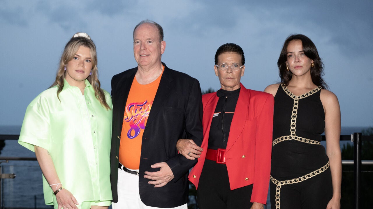 Las lágrimas de Estefanía de Mónaco en su gala contra el SIDA, al lado ...