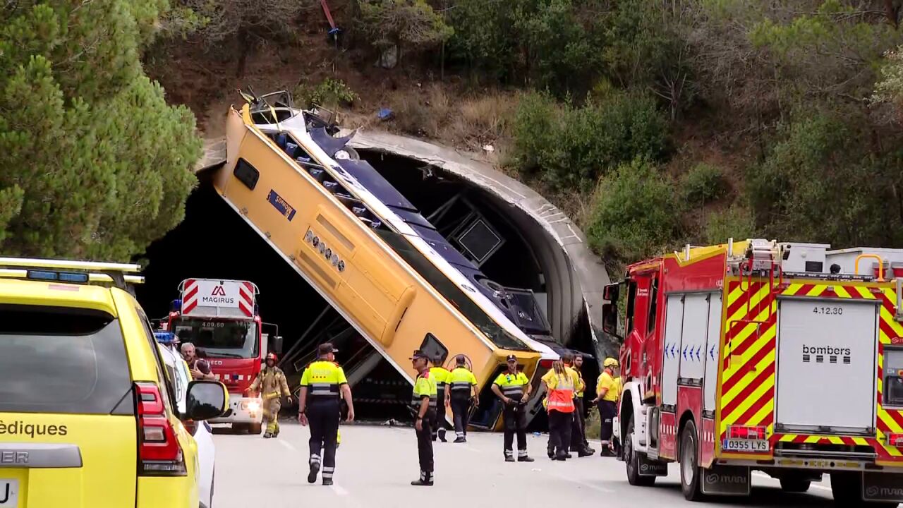 Accidente autobús Barcelona: la maniobra que provocó que el vehículo ...