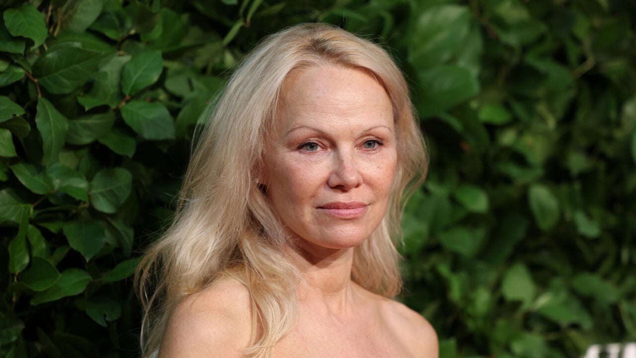 El gran cambio de look de Pamela Anderson con un drástico corte de pelo