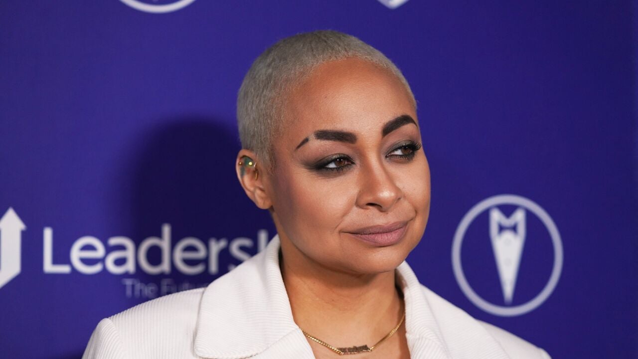 Raven-Symoné se hizo su primera reducción de pecho y una liposucción a ...