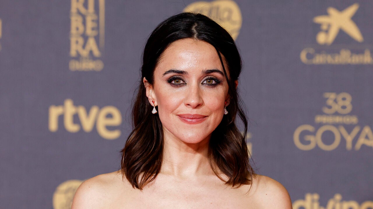 Macarena García en los Premios Goya: desde su primer vestido rojo hasta ...