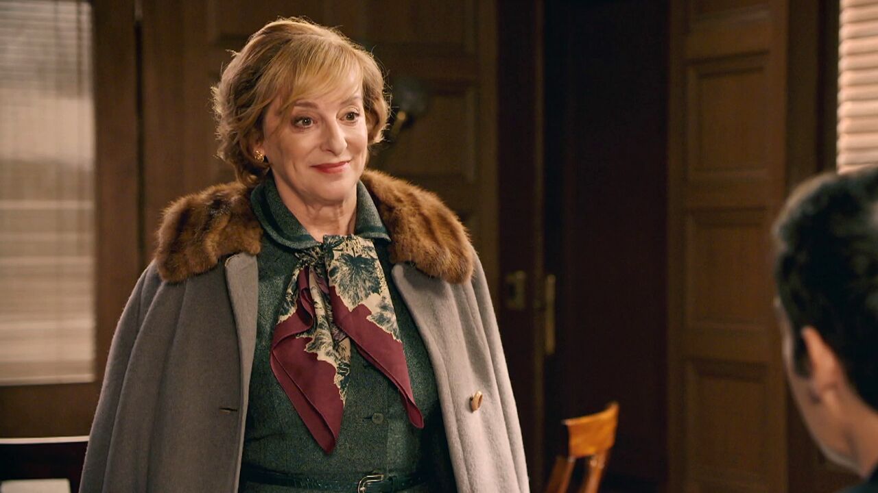 Irene, la hermana de don Pedro, se incorpora a Perfumerías De la Reina ...