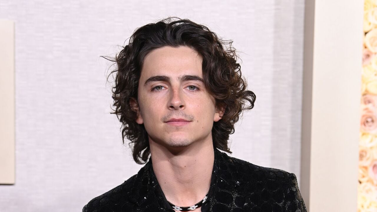 Timothée Chalamet se despide de su icónica melena y se rapa la cabeza