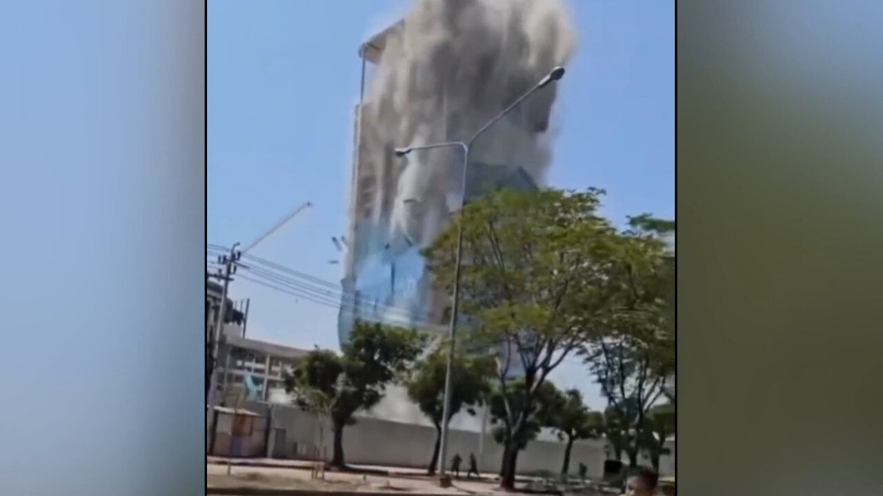 Detectan señales de vida en el rascacielos de Bangkok que quedó ...