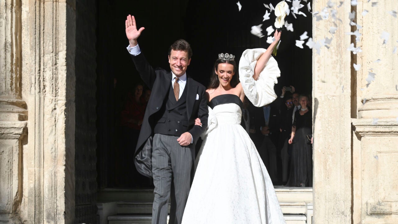 La boda de Lorenzo Moinet y Gabriela Represa: un vestido de novia muy ...