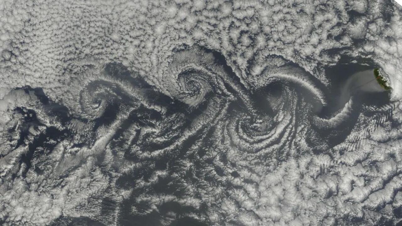 Los vórtices de Von Kármán desde el espacio: un espectáculo en Canarias