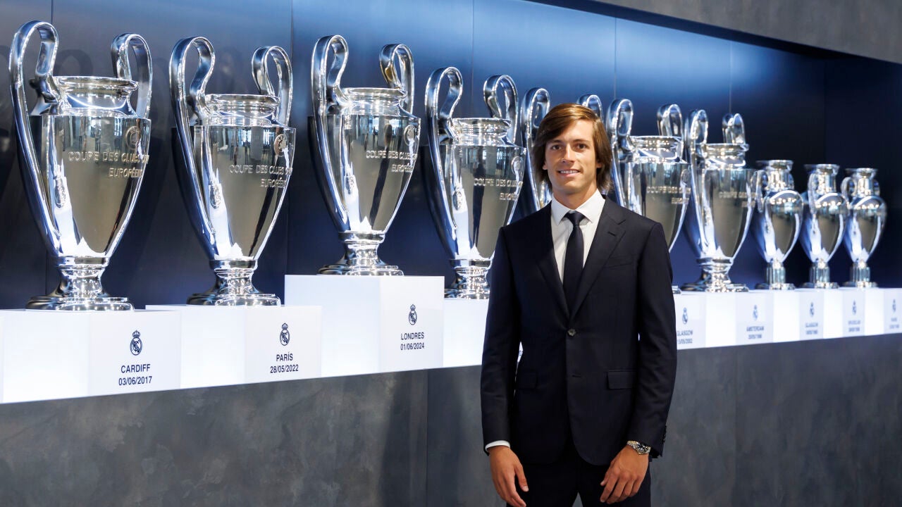 Álvaro Carreras se emociona en su presentación con el Real Madrid: "Me ...