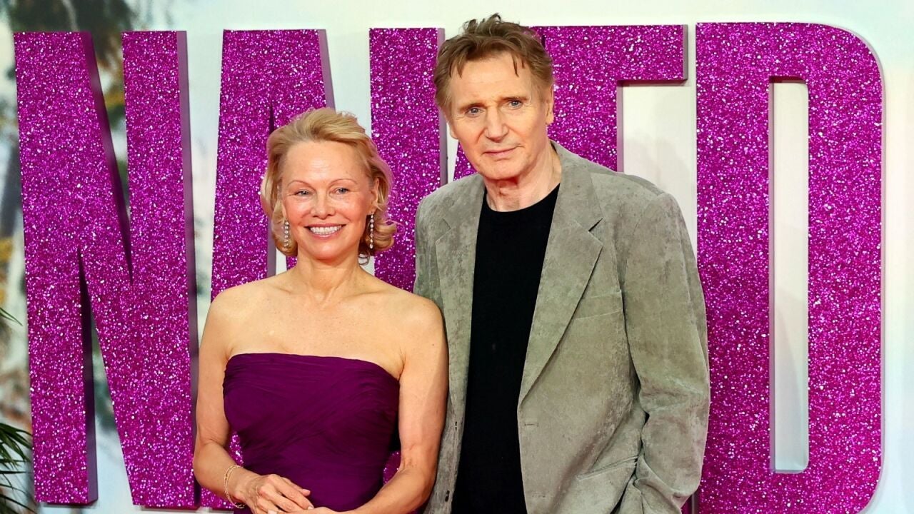 El beso en público de Pamela Anderson a Liam Neeson tras confesar el ...