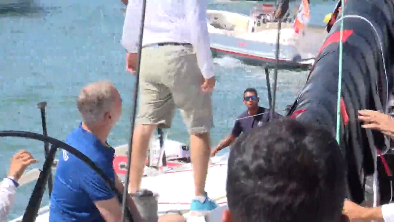Vídeo: El susto del Rey Felipe VI a bordo del velero en el que ...