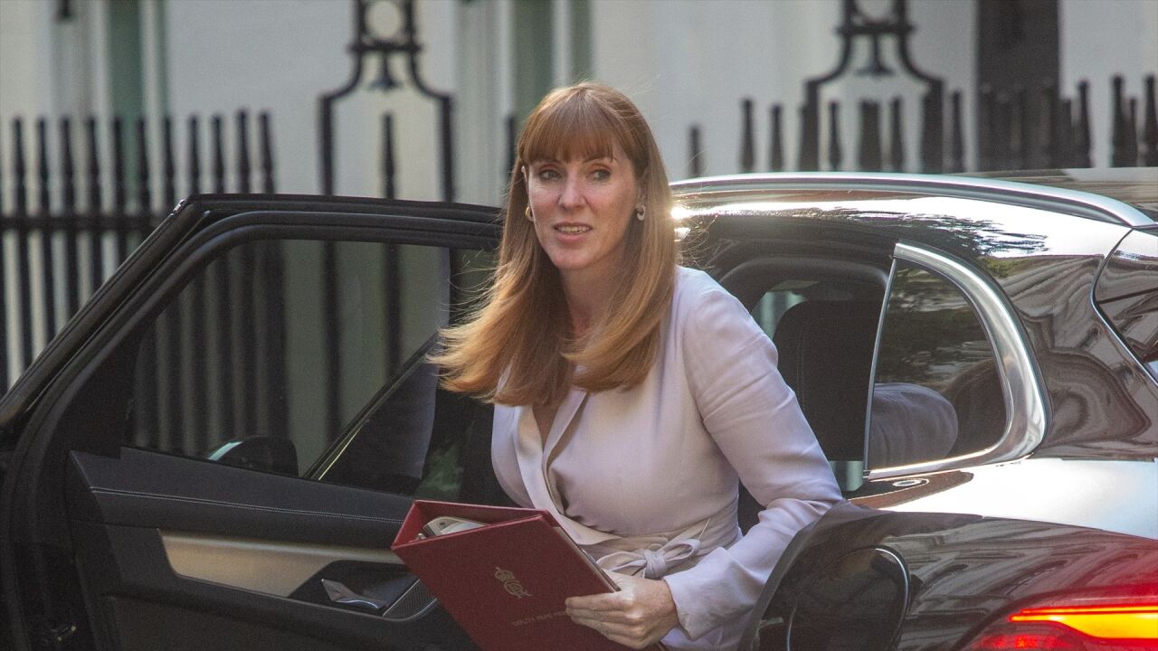 Angela Rayner se aparta del Gobierno británico tras admitir un error ...