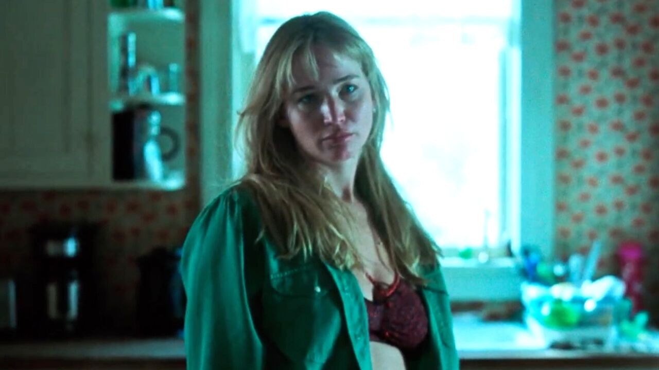 Jennifer Lawrence lucha contra la depresión posparto en el desenfrenado ...