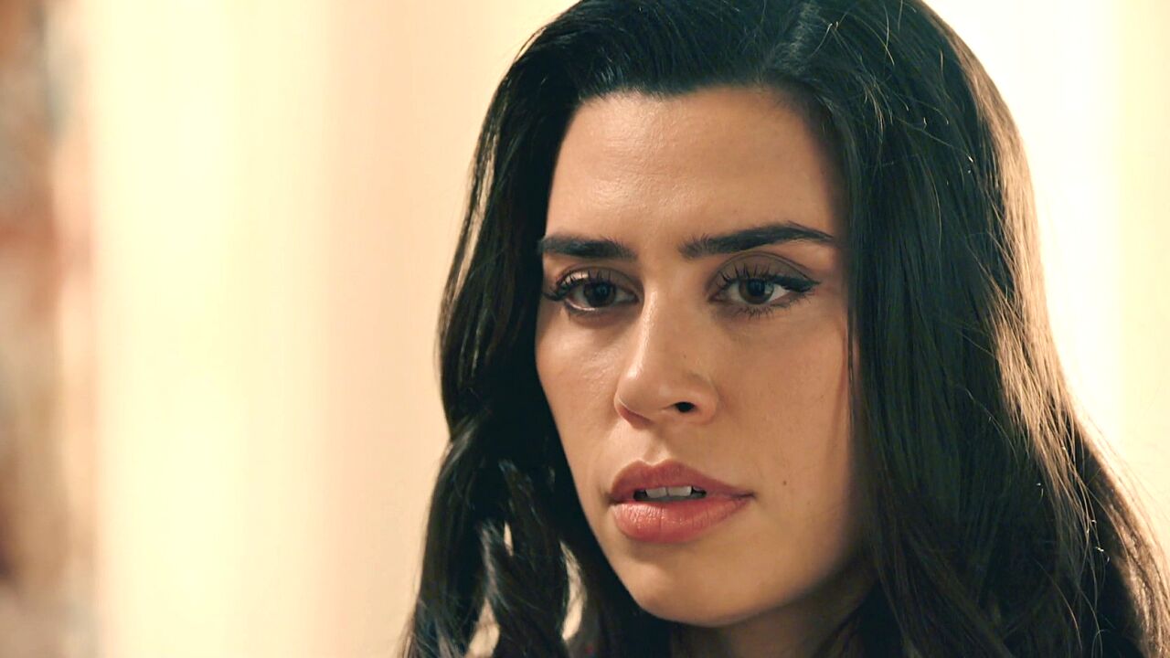 María evita que Luz y Begoña descubran que tiene sensibilidad en las ...