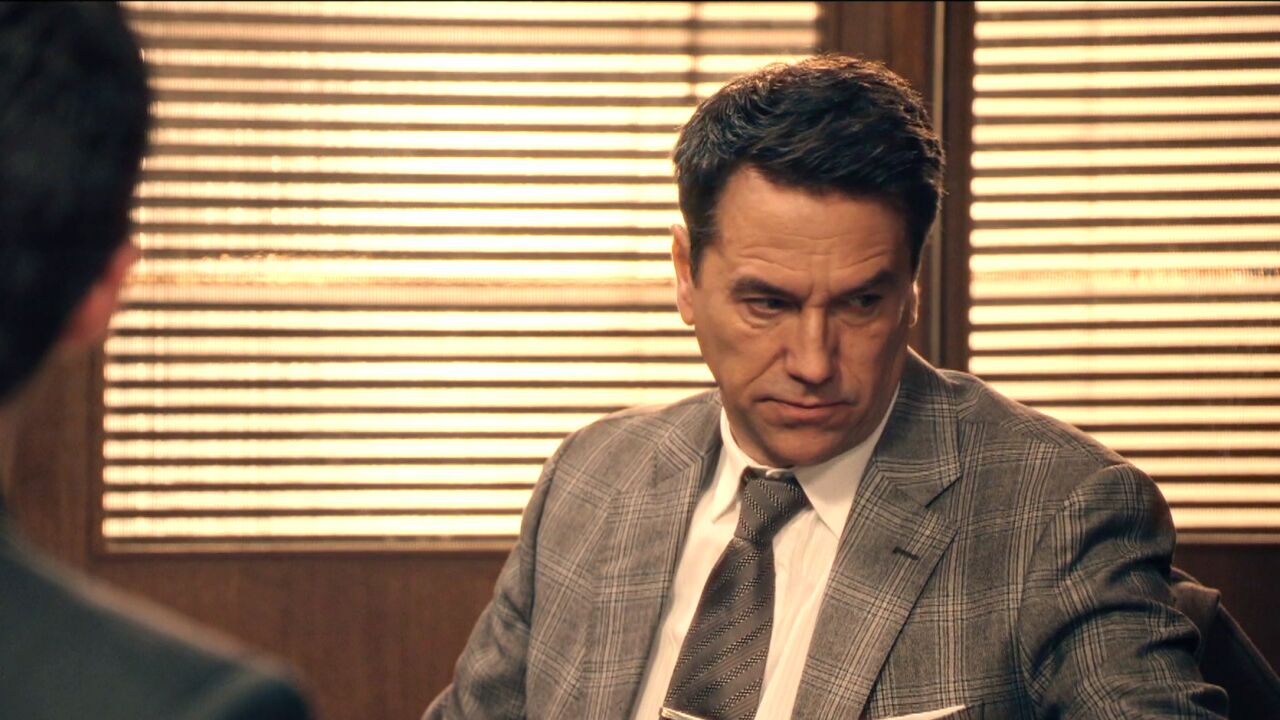 Gabriel se pone nervioso al enterarse de que Isabel está en la fábrica, ¿descubrirá quién es en ...