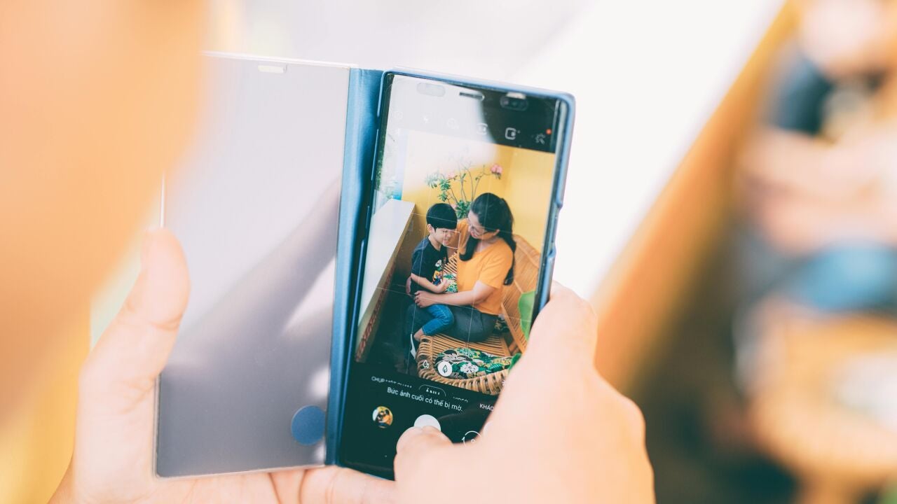 ¿Qué es el 'sharenting' y por qué puede poner en riesgo a tu hijo? El Ministerio de Juventud va ...