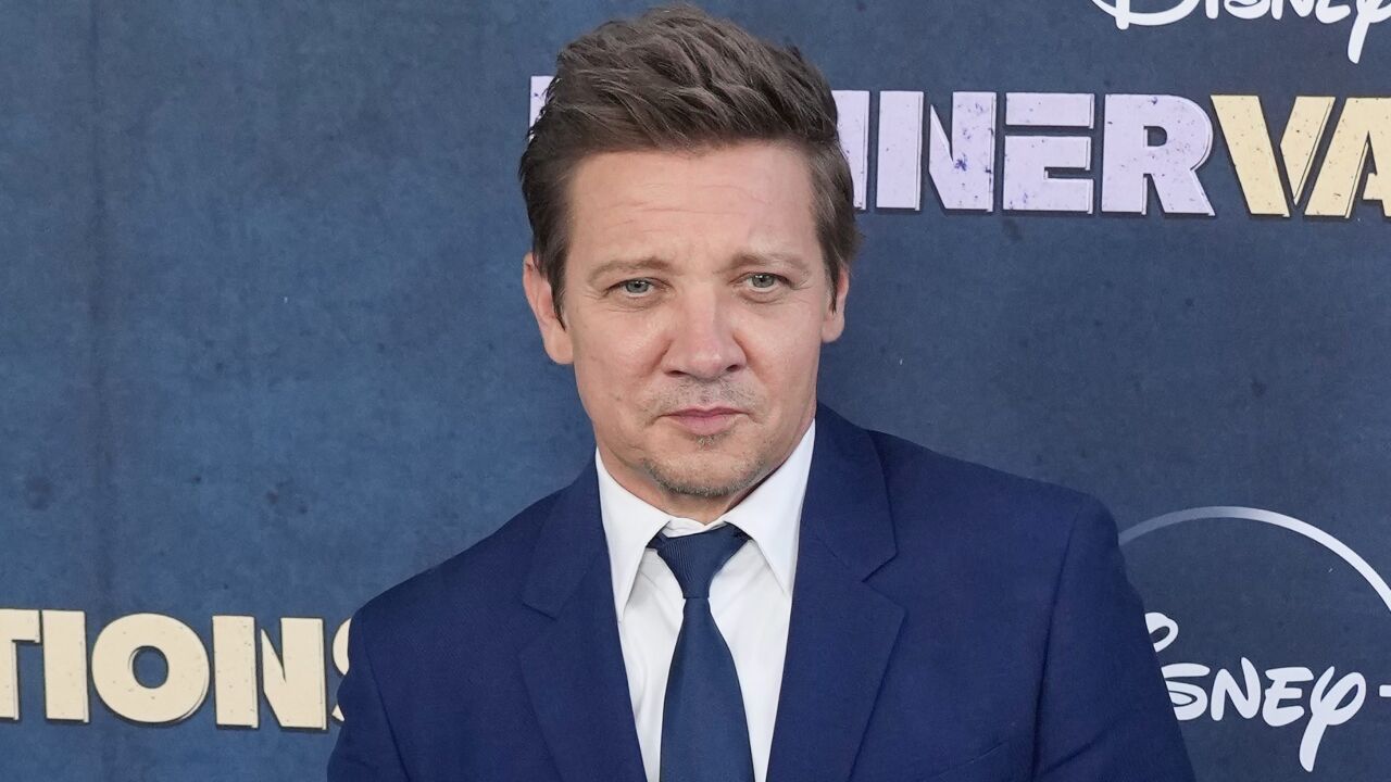 Tras acusar a Jeremy Renner de violencia doméstica, su expareja afirma ...