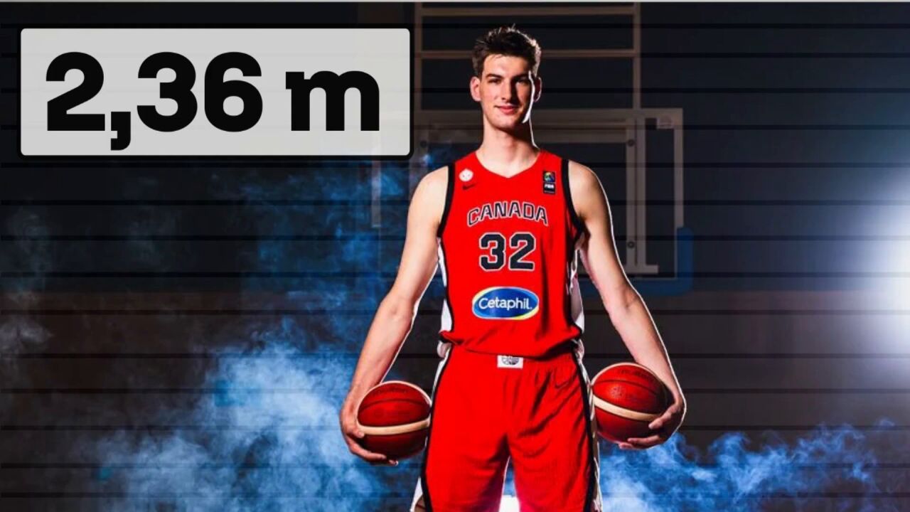 Olivier Rioux, el gigante de 2,36 metros anota su primera canasta en el ...