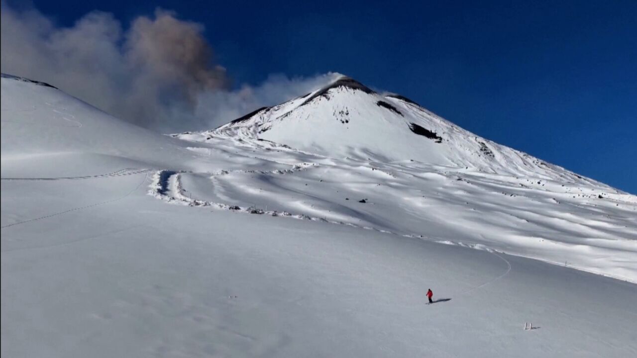 El volcán Etna entra en una nueva fase de erupción en Sicilia