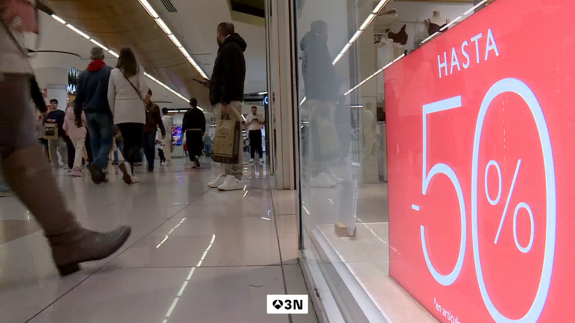 El primer fin de semana de rebajas llena las tiendas: el 86% de los consumidores comprará algo ...