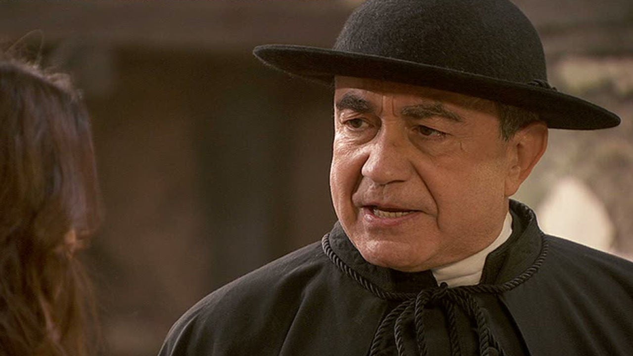 Don Anselmo amenaza a Pepa