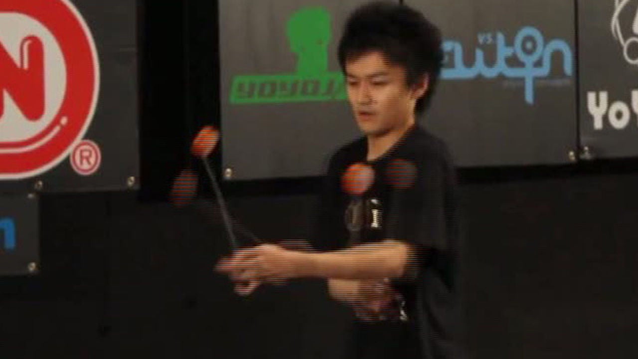 El campeón del Mundo de yoyó hace furor en la Red