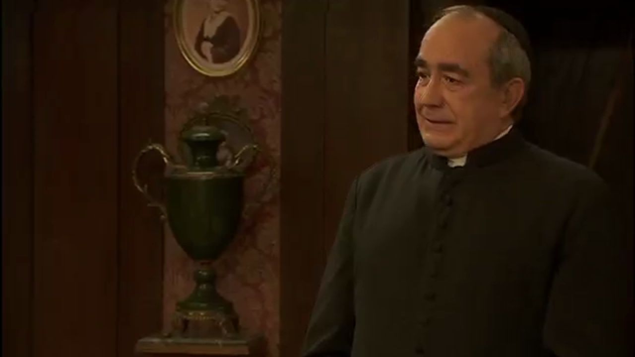 Don Anselmo sabe algo de Calvario que quiere contarle a Pepa