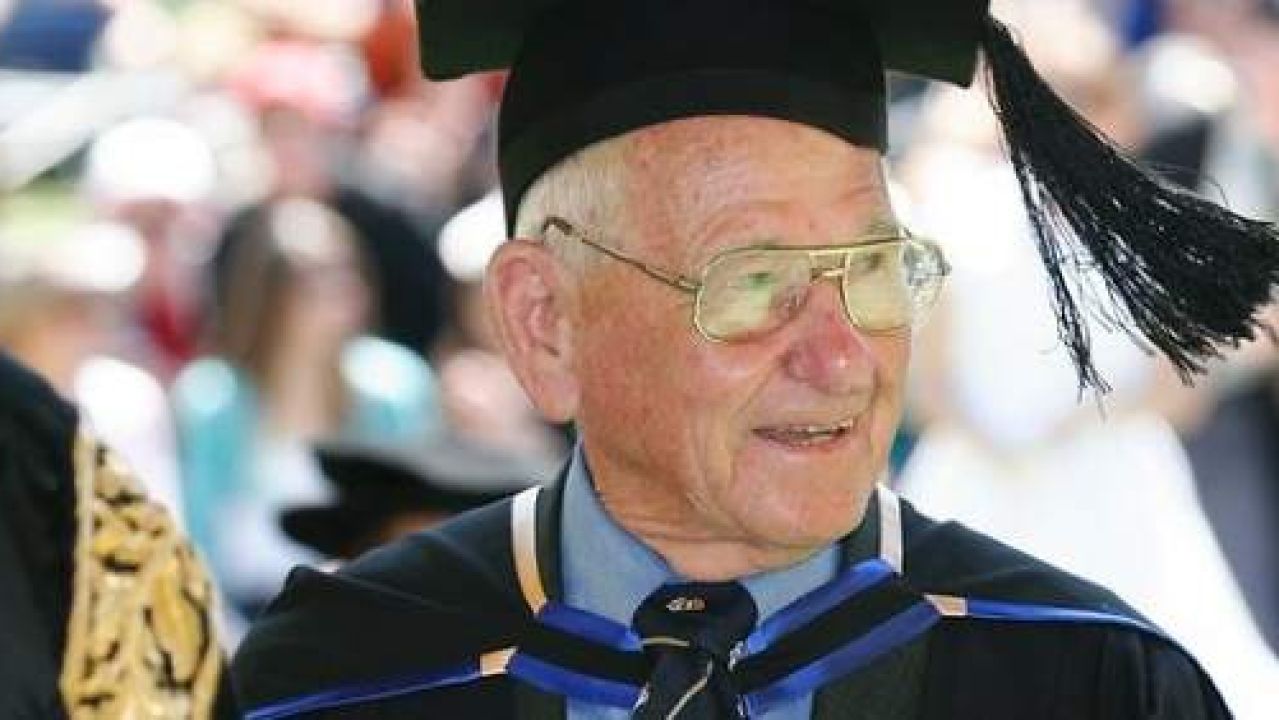 El graduado universitario más viejo del mundo es australiano y tiene 97 ...