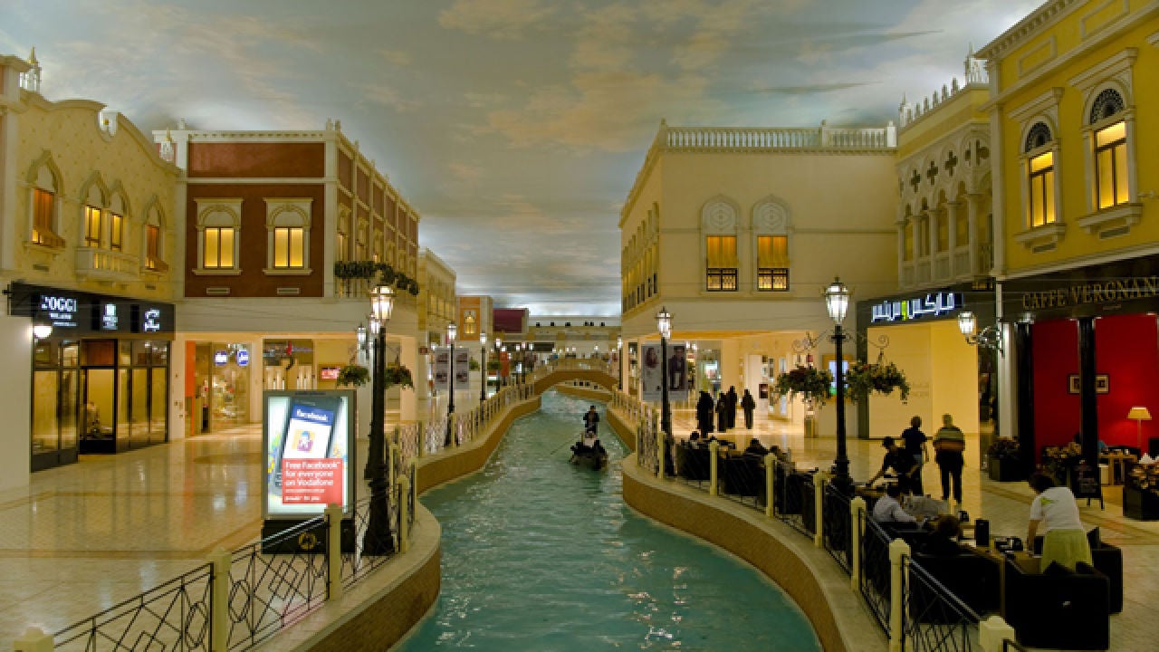 Ek136 Centro Comercial Venecia Dubai