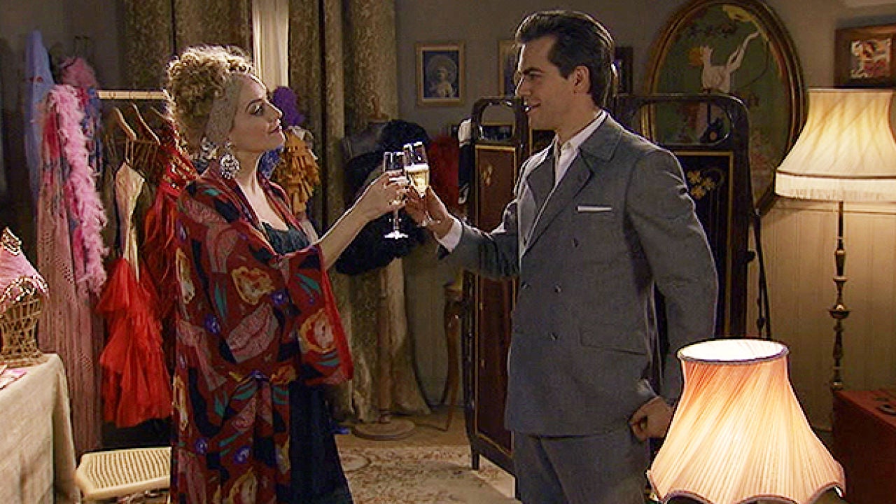 Mauro se fija en la vedette Sonia Martel