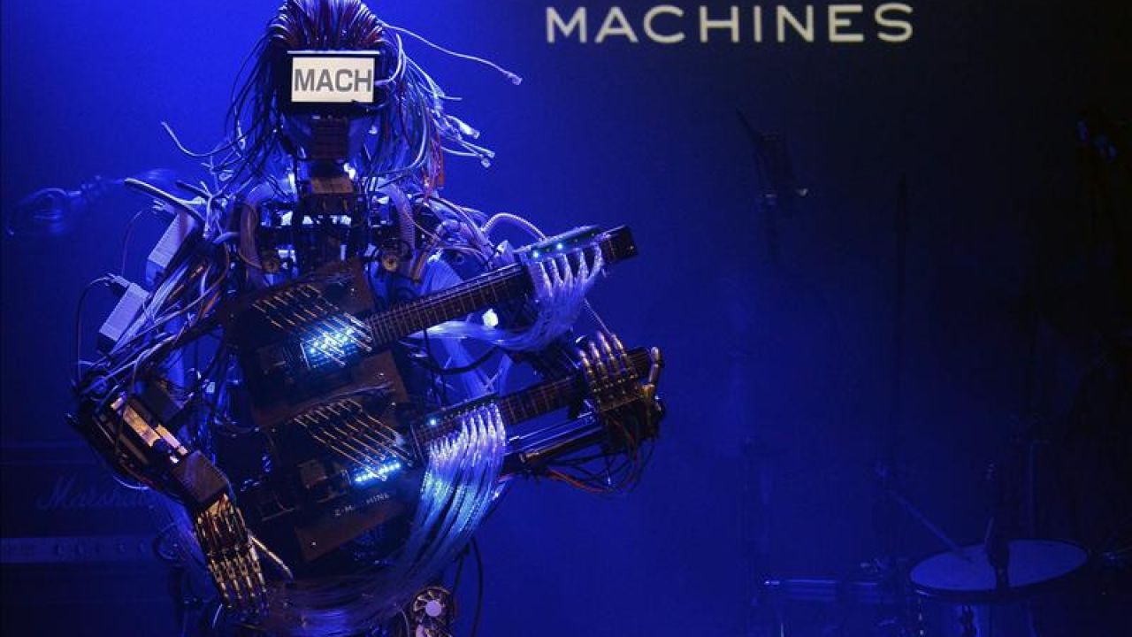 La banda de robots 'Z-Machines' ofrece su primer concierto llenando el ...