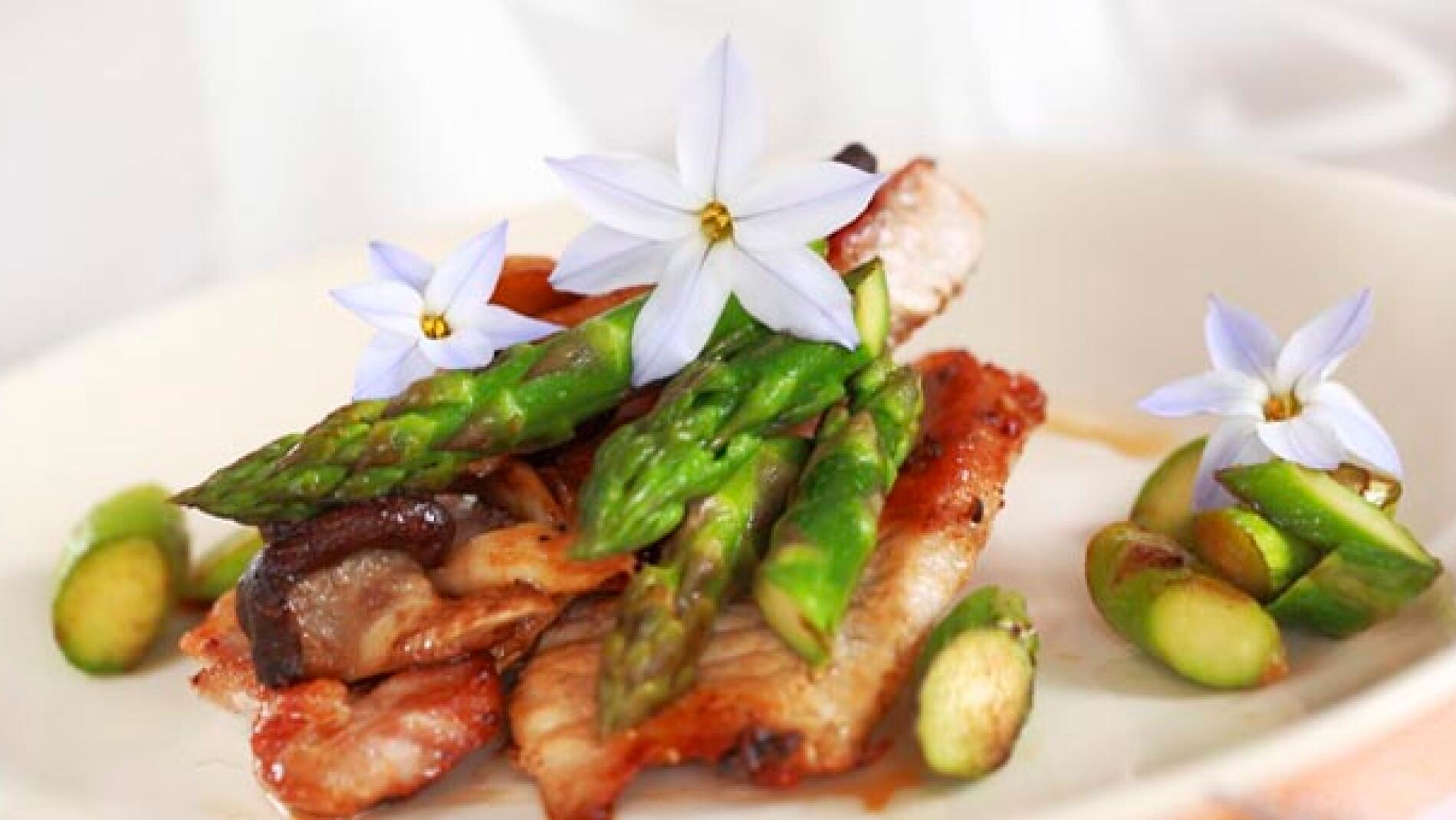 Cocinar con flores: consejos y una receta