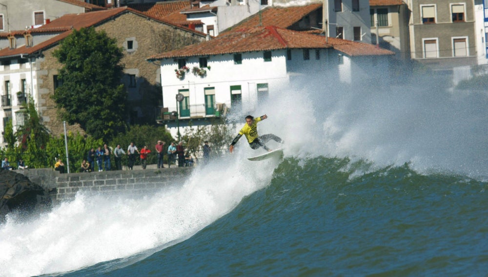 El municipio vizcaíno de Mundaka declara 'reserva del surf' a su famosa ...