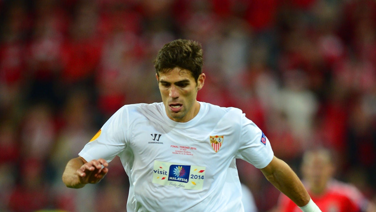 Fazio llega a Sevilla para cerrar su cesión hasta final de temporada