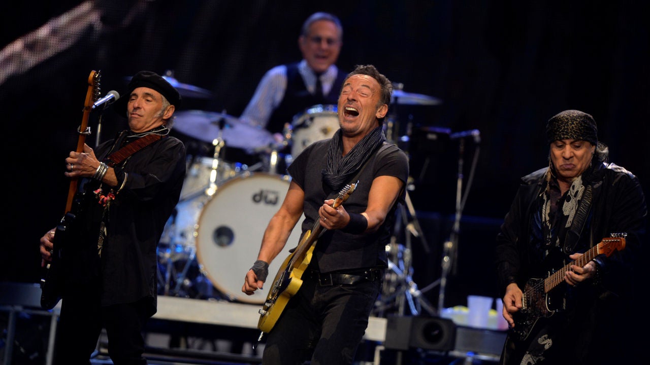Bruce Springsteen triunfa en una San Sebastián rendida a sus pies