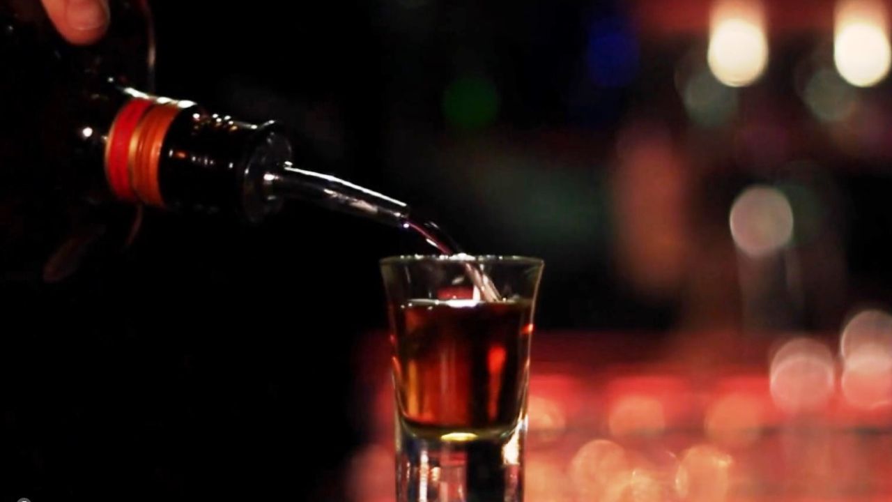 ¿Son los chupitos de hierbas realmente digestivos?