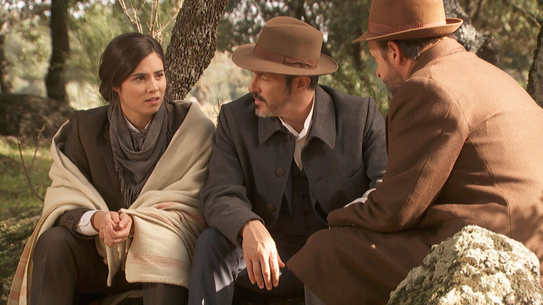 Emocionante reencuentro de María, Alfonso y Raimundo