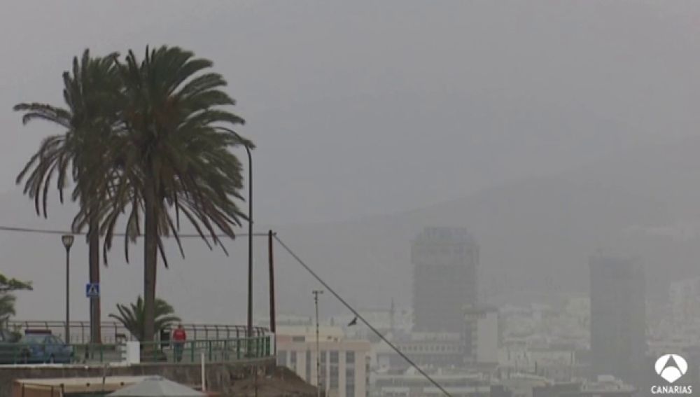 La calima ya invade toda Canarias