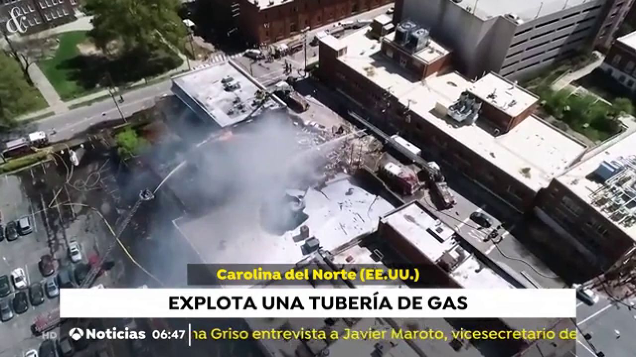 Golpea una tubería de gas y provoca una explosión en todo el edificio