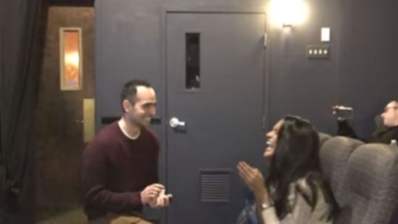 Le pide matrimonio en el cine convirtiendo a los personajes de 'La ...