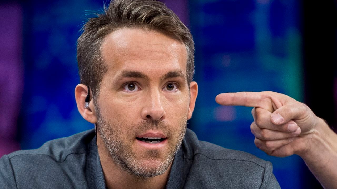 La foto de Ryan Reynolds vacunándose donde no ha podido evitar hacer ...