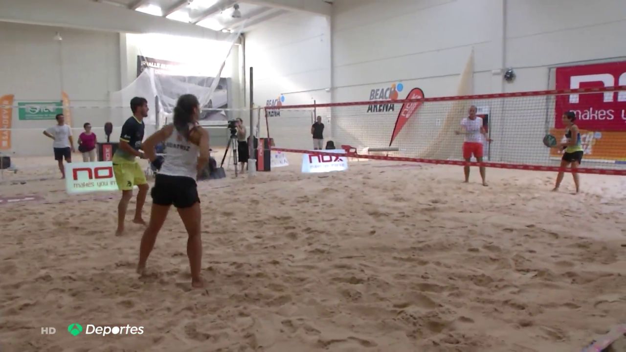 Un equipo español de tenis playa bate un récord Guinness al jugar ...