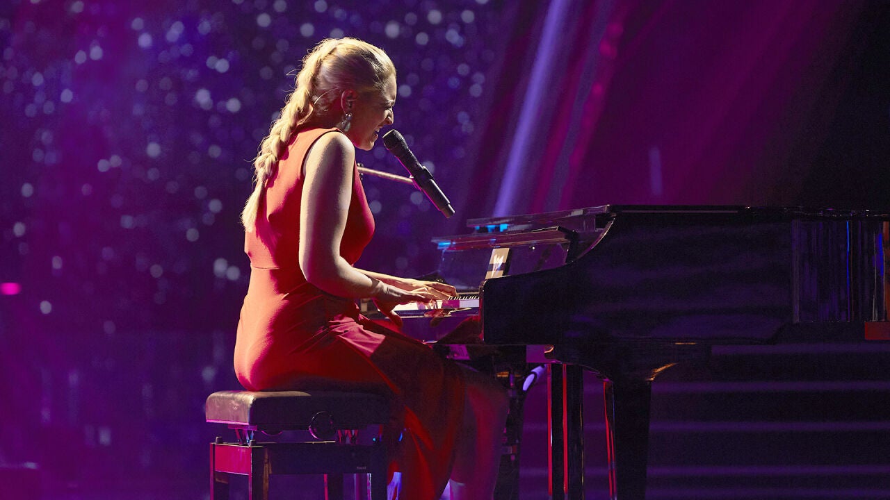 Mara Cruz canta ‘Ya no quiero ser’ en los Asaltos de ‘La Voz’