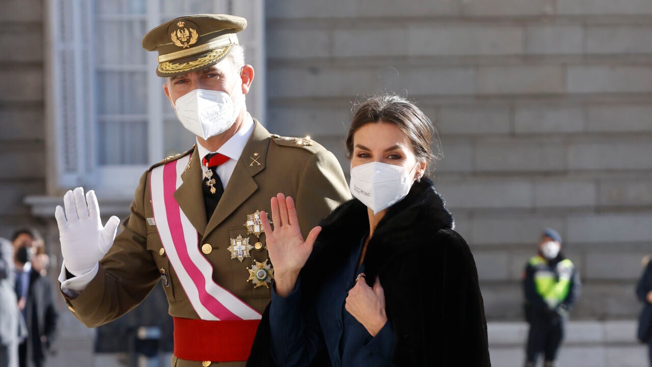 ¿Qué tienen de especial las mascarillas de Felipe y Letizia?