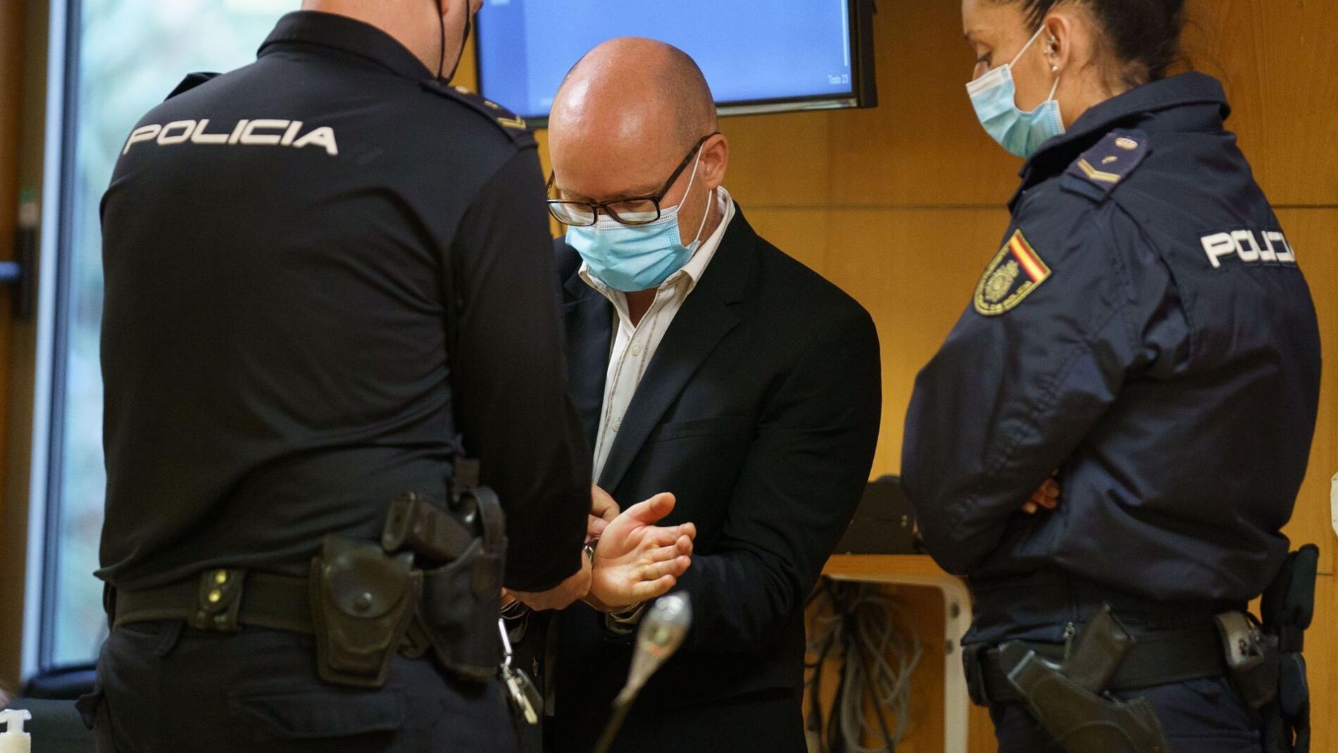 Thomas Handrick, acusado del doble asesinato de Adeje, alega trastorno ...