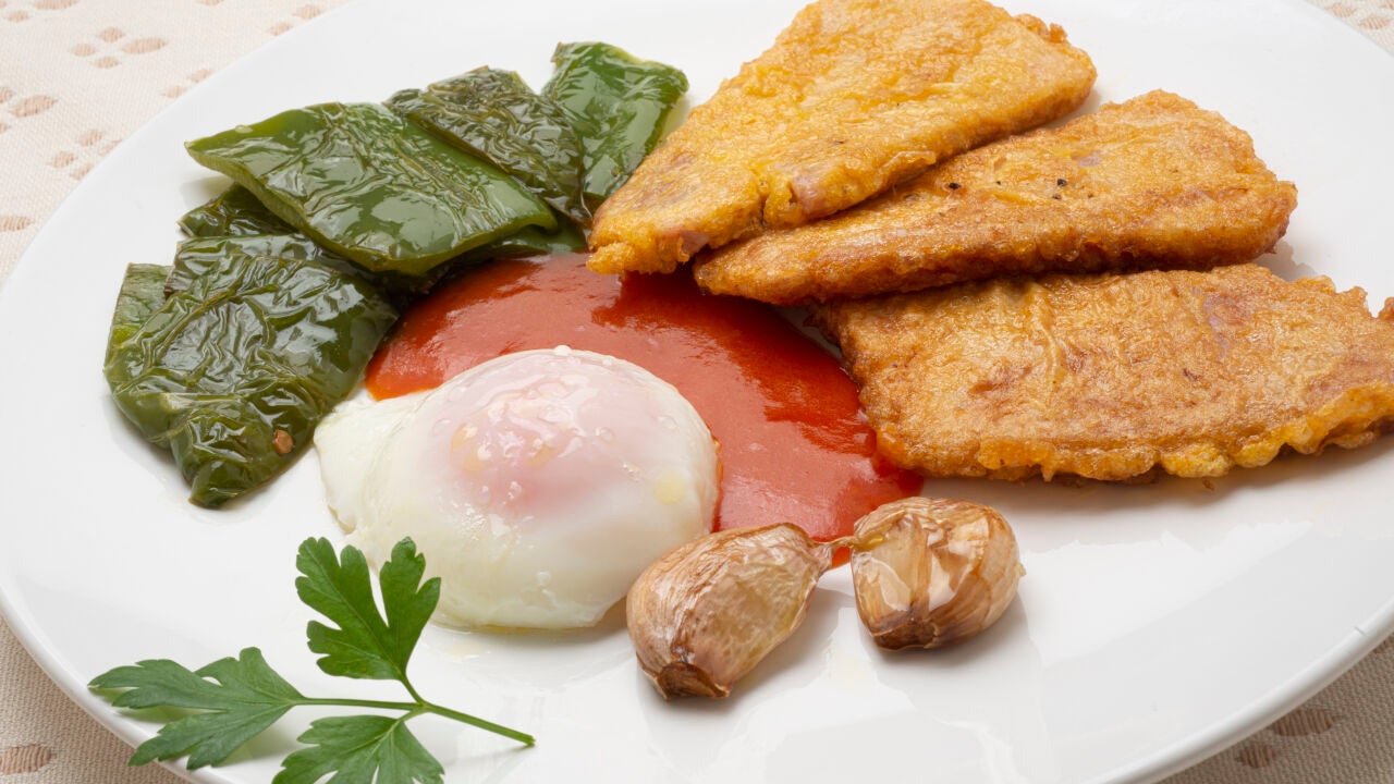 "Para pequeños y mayores": jamón cocido marinera con huevo y pimientos