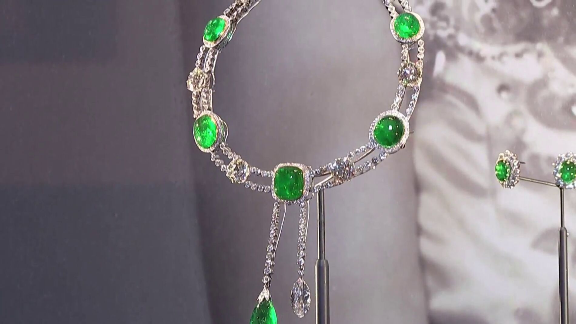 Exhibición histórica de las joyas de la corona de Inglaterra